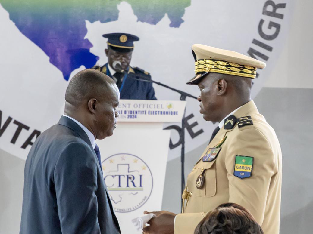 Le Président de la République lance l’opération d’établissement de la ...